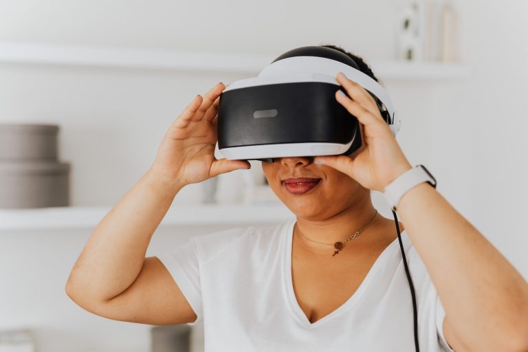 How to Show VR on Monitor - Step-by-Step Guide with FAQs & More