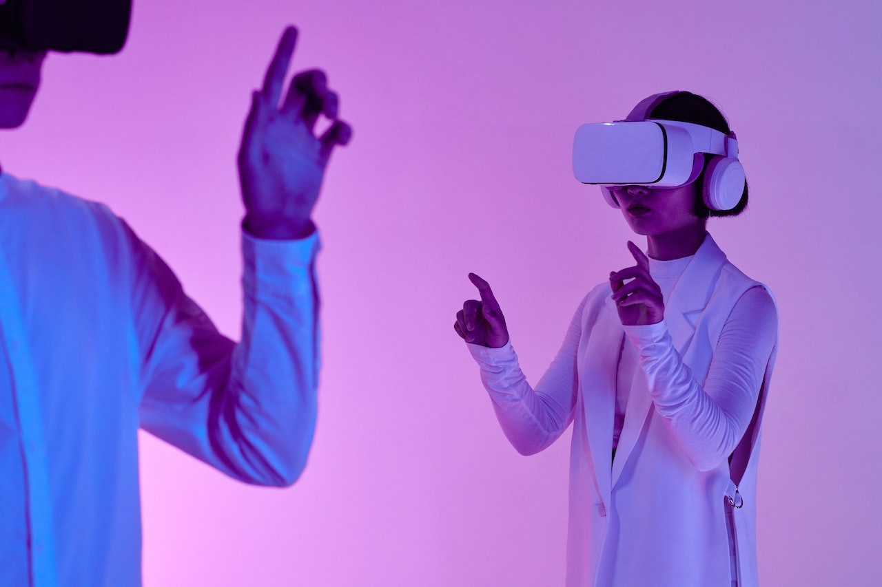 How to Use a VR Box? - A Comprehensive Guide for an Immersive Virtual ...