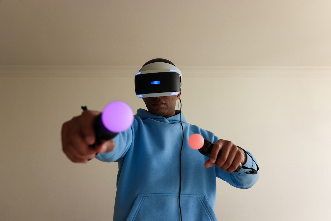 How Much Is a VR Oculus Quest 2? - Price Guide and Review - Techtyche